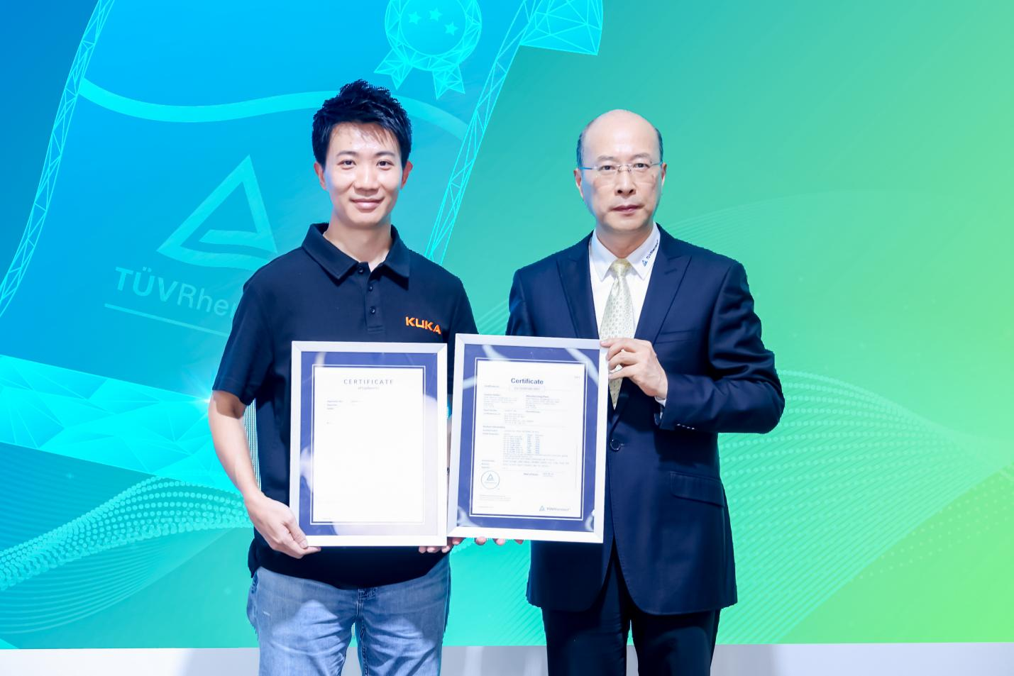 库卡机器人获TÜV莱茵北美cTUVus及CE指令符合性证书-新华网